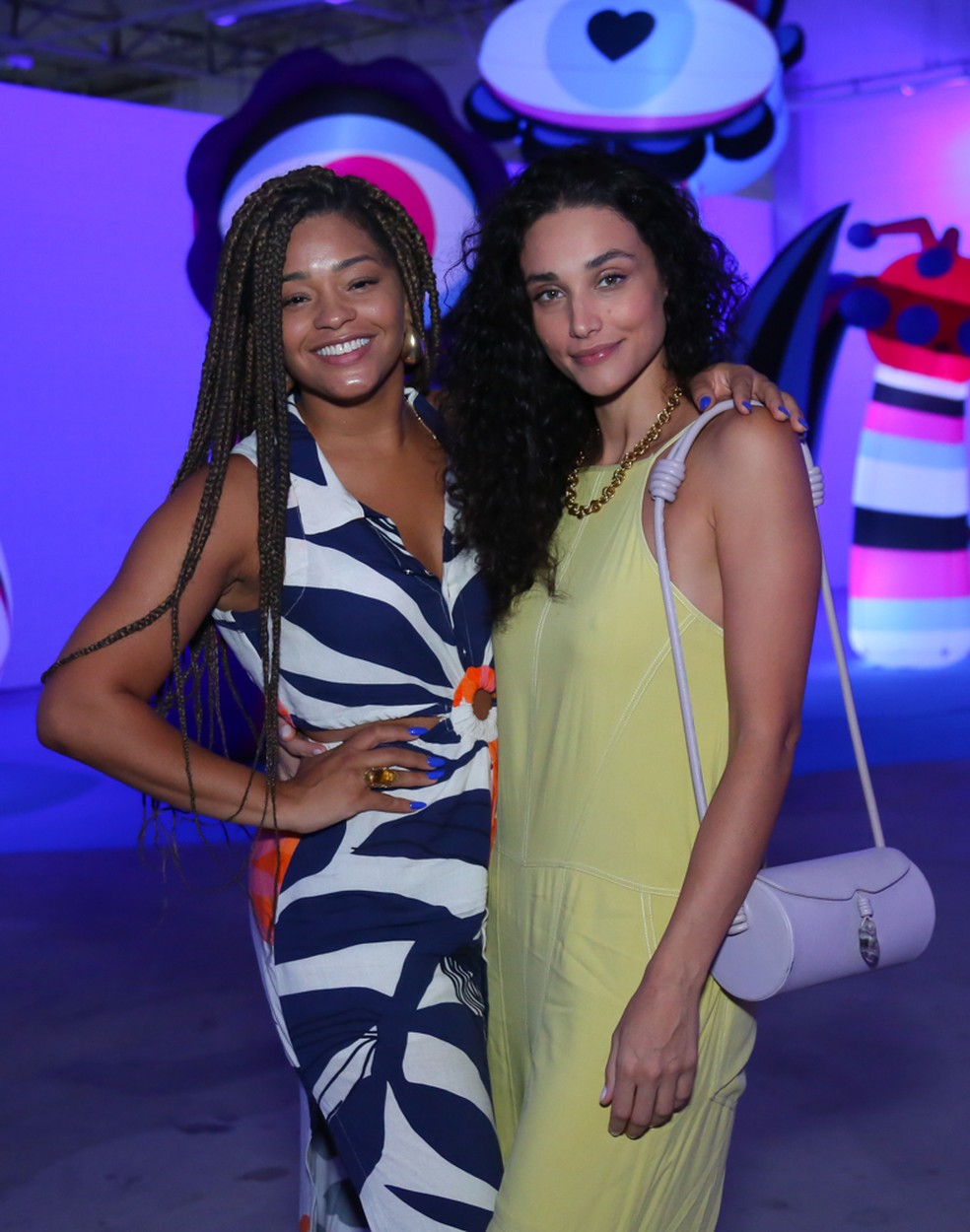 Sheron Menezzes, Débora Nascimento e mais levam filhos à exposição interativa no Rio; fotos
