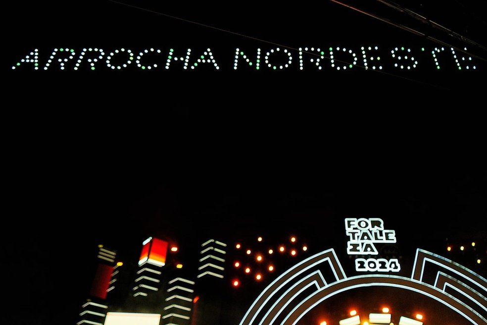 Drones de Alok impressionam com show de luzes no Réveillon de Fortaleza ...