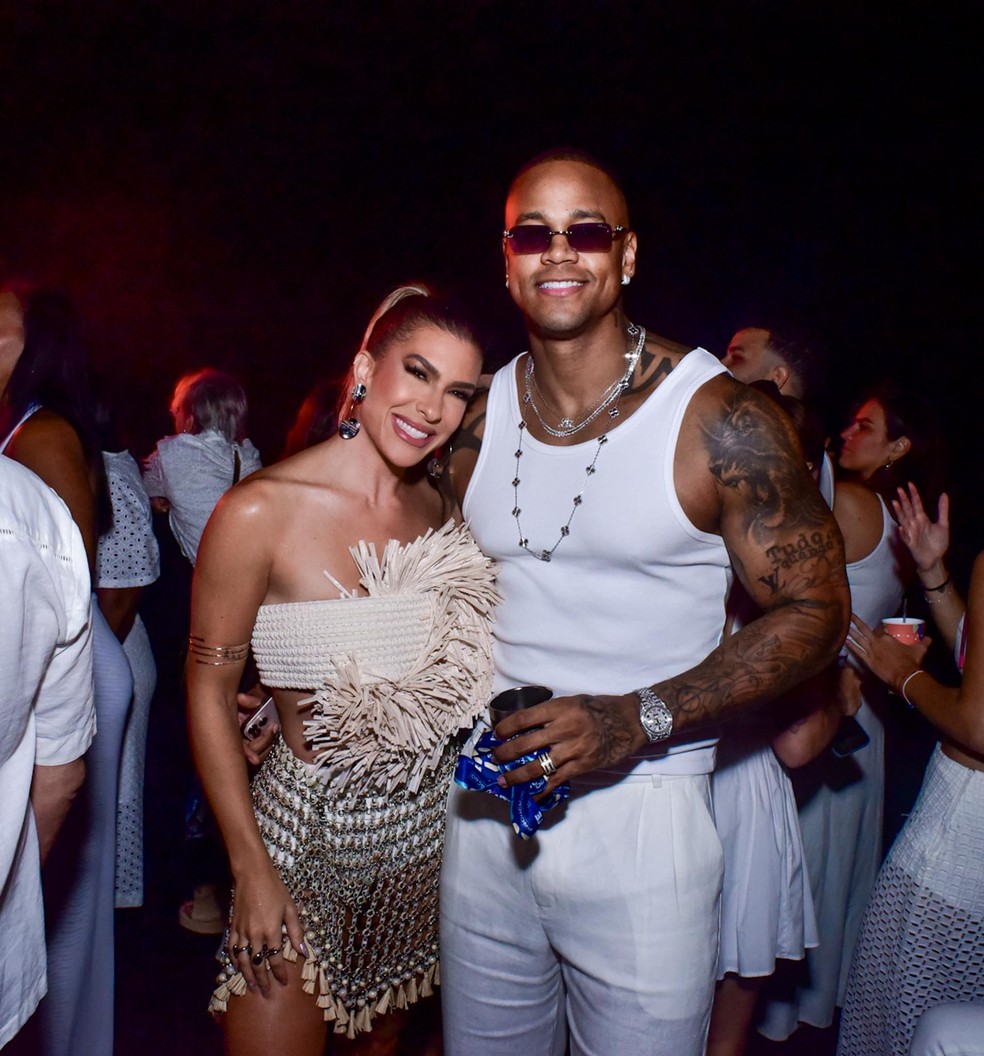 Léo Santana e Lore Improta beijam muito em noite de festa no cruzeiro ...