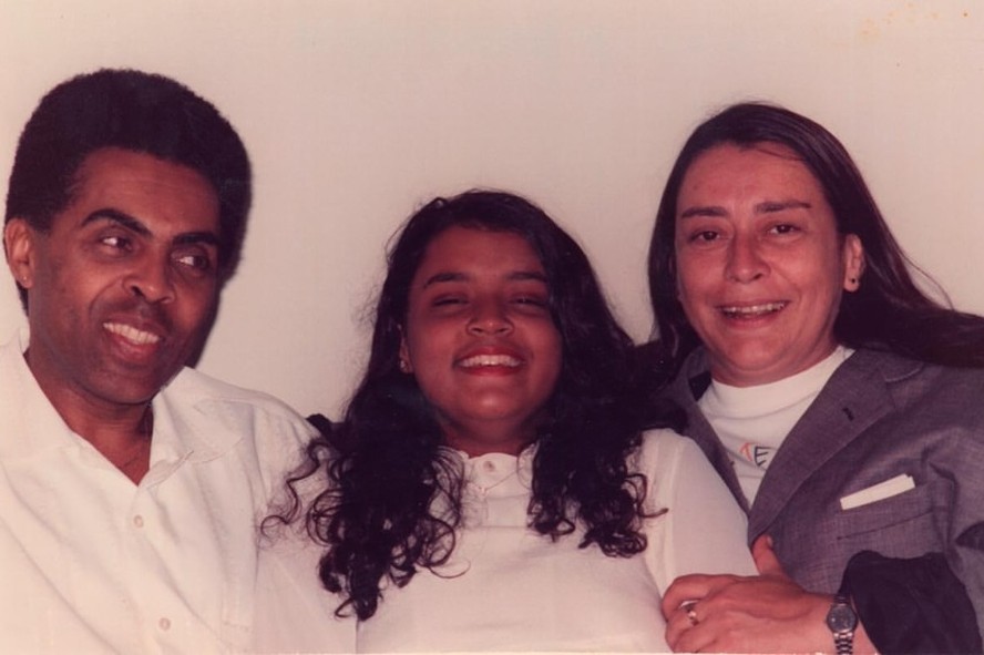 Gilberto Gil celebra aniversário de Drão, mãe de Pedro, Preta e Maria Gil