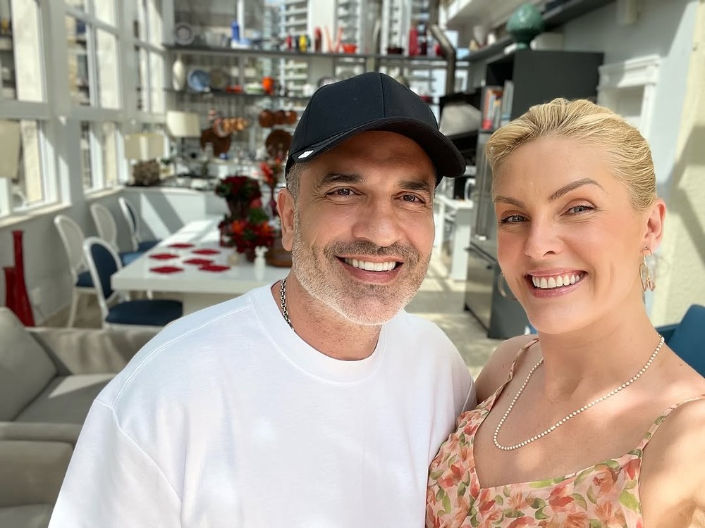 Ana Hickmann mostra primeiro Natal ao lado do noivo, Edu Guedes