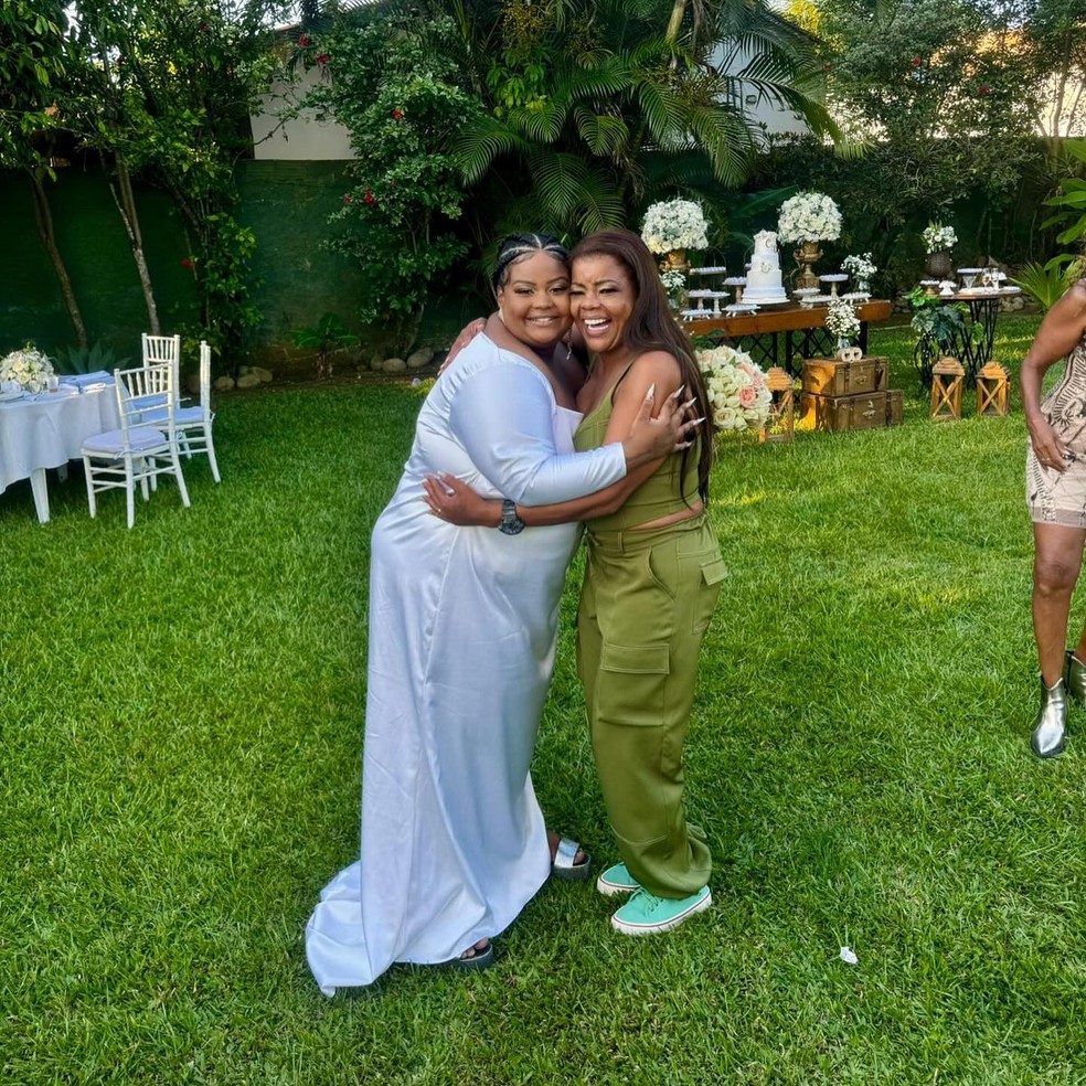 MC Carol se casa com o ator de pornô gay Cosme Santiago; vídeos