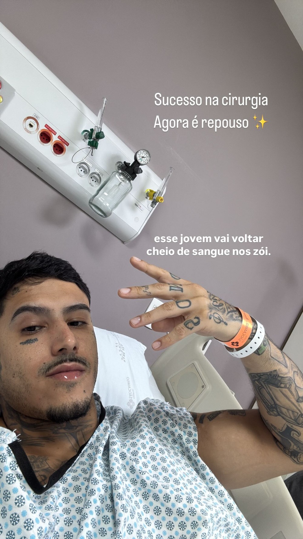 MC PH é operado e conta que ficará 10 dias mudo: 'Peço que orem por mim'