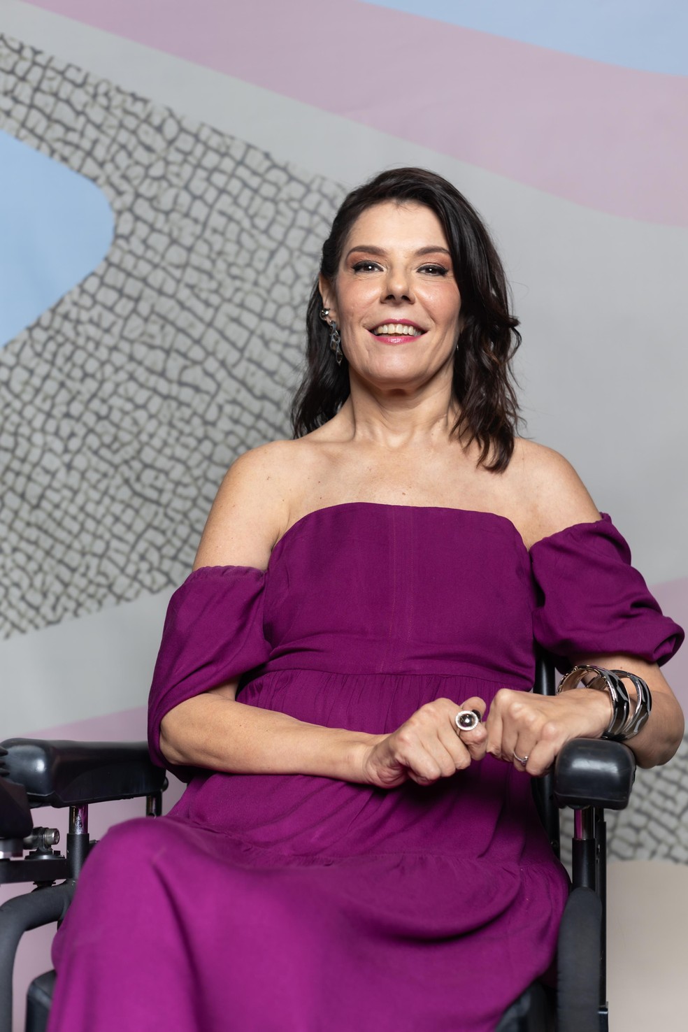 Sabrina Sato grava mensagem de fim de ano com artistas da Globo