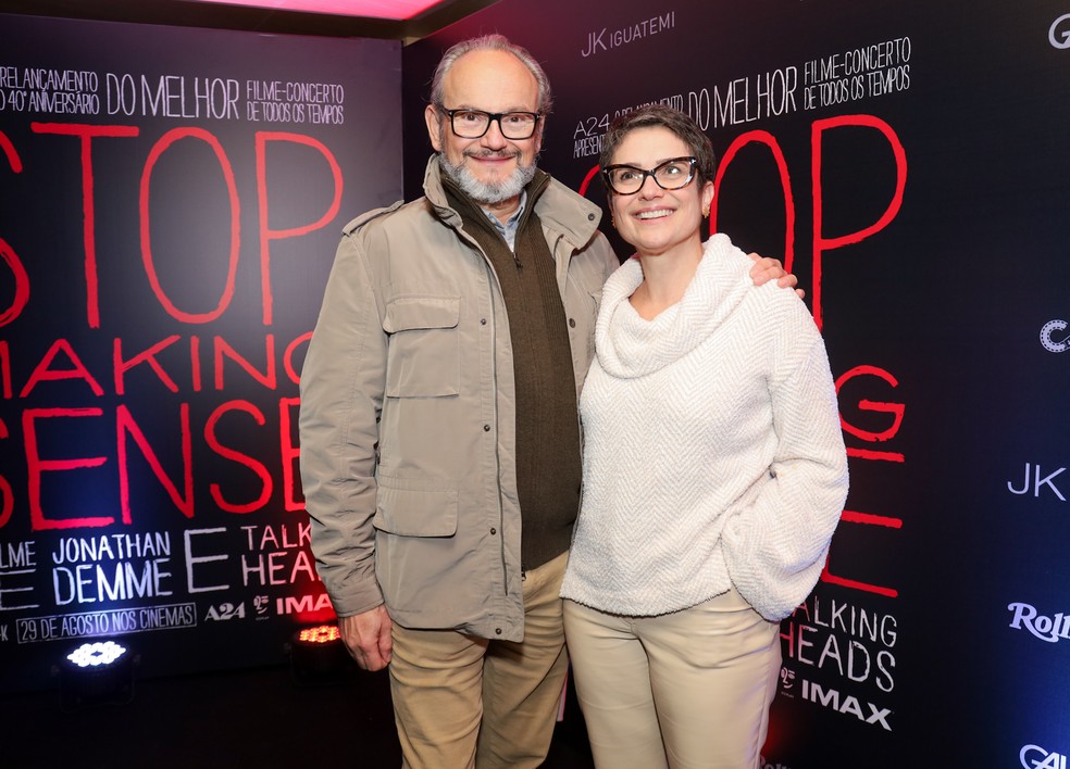 Sandra Annenberg faz tatuagem em homenagem ao marido, Ernesto Paglia