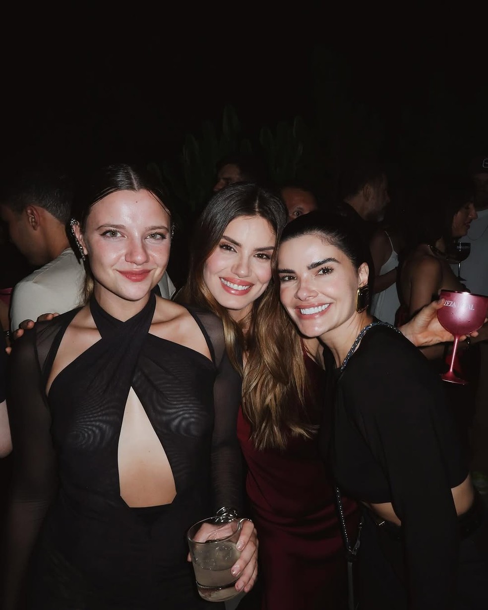 Elenco de 'Beleza Fatal' se reúne para ver último capítulo no Rio ...