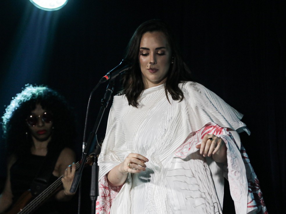 Lara, filha de Faustão, recebe mãe, madrasta, irmãos e namorado em ...