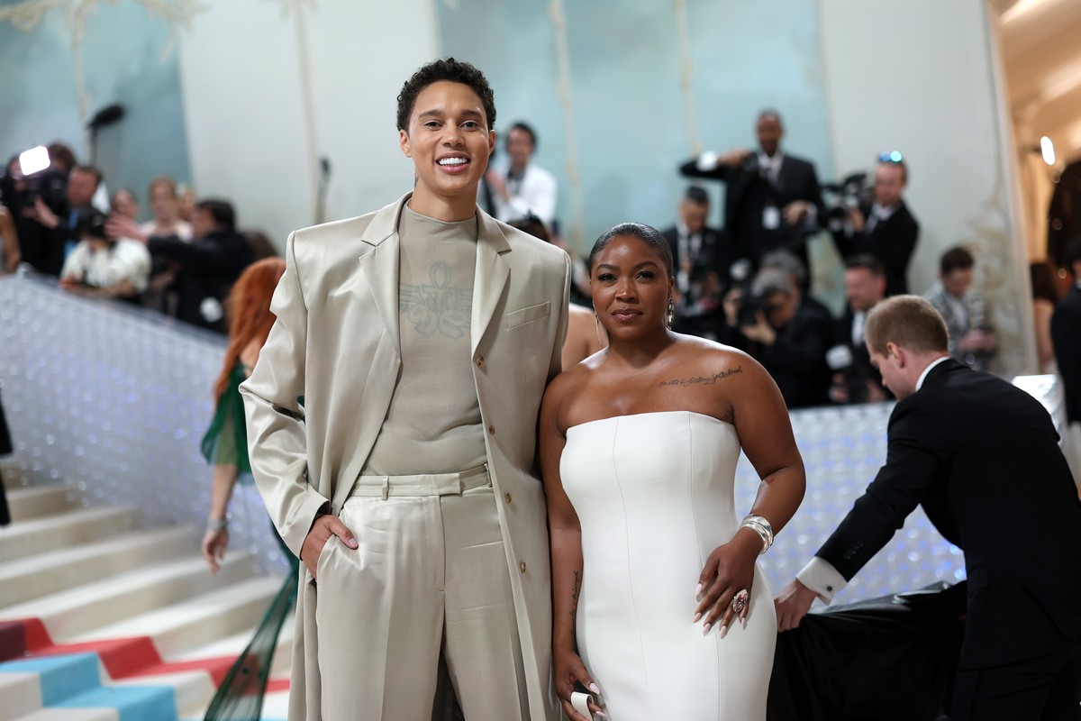 Brittney Griner, estrela da WNBA presa na Rússia, vai ao Met Gala com a ...