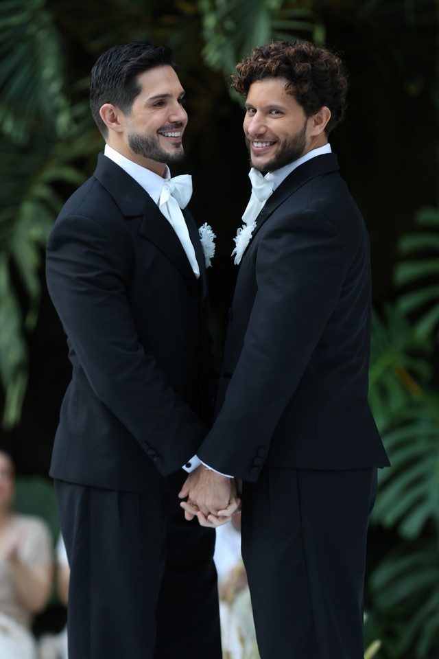 Igor Cosso e Heron Leal se casam no Rio; veja looks dos convidados