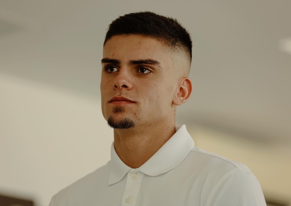 Ex-Vasco, jogador Gabriel Pec se casa com Isabella Lipatin