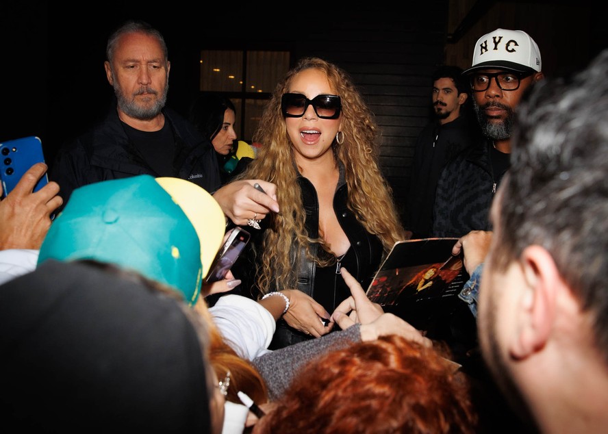 Mariah Carey chega ao Brasil para The Town e causa alvoroço em porta de ...