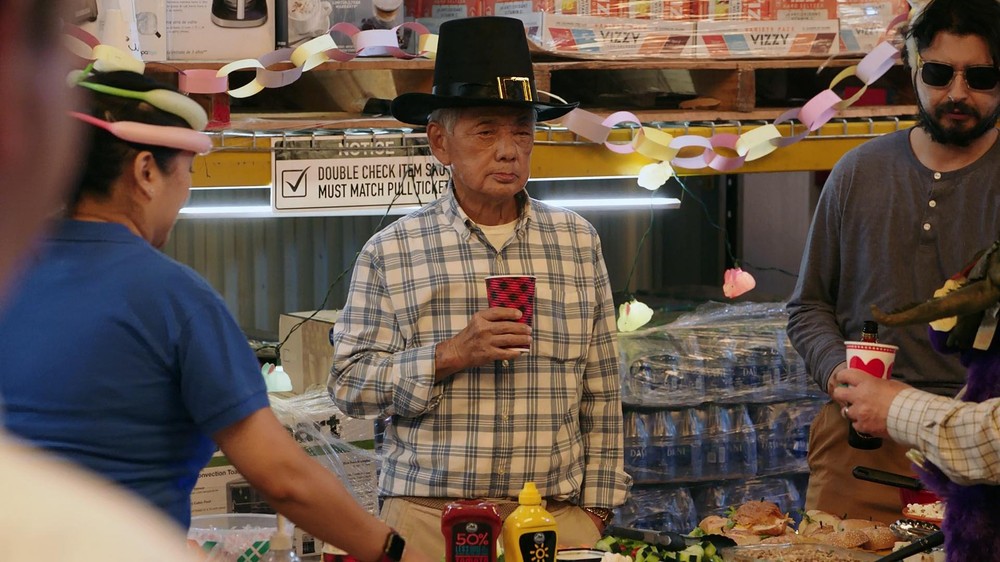 Jon Miyahara, ator de 'Superstore', morre aos 83 anos