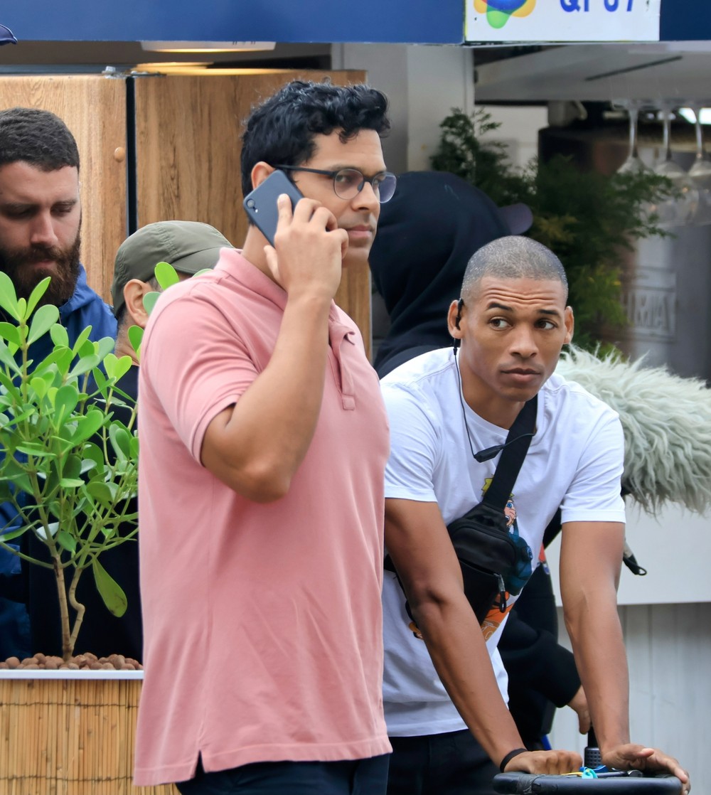 'Renascer': Gabriela Medeiros e Renan Monteiro gravam cenas de Buba e José Augusto em praia