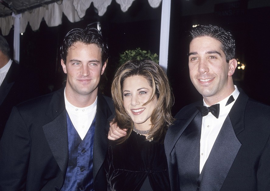 Jennifer Aniston fala sobre como se sentiu ao beijar David Schwimmer em ...