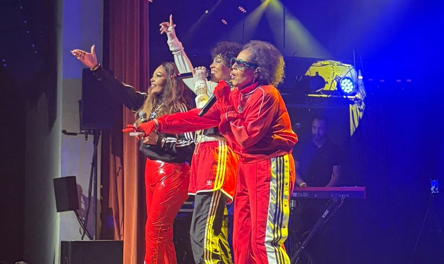 Fat Family estreia nova fase da carreira com a turnê Baile Charme