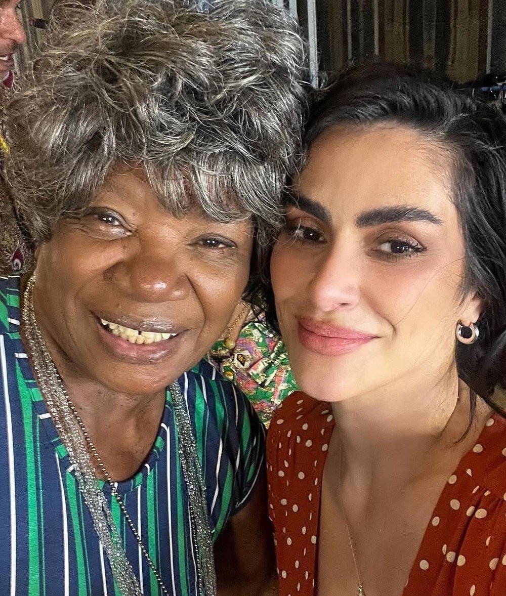 Neusa Borges ganha contrato vitalício com a TV Globo