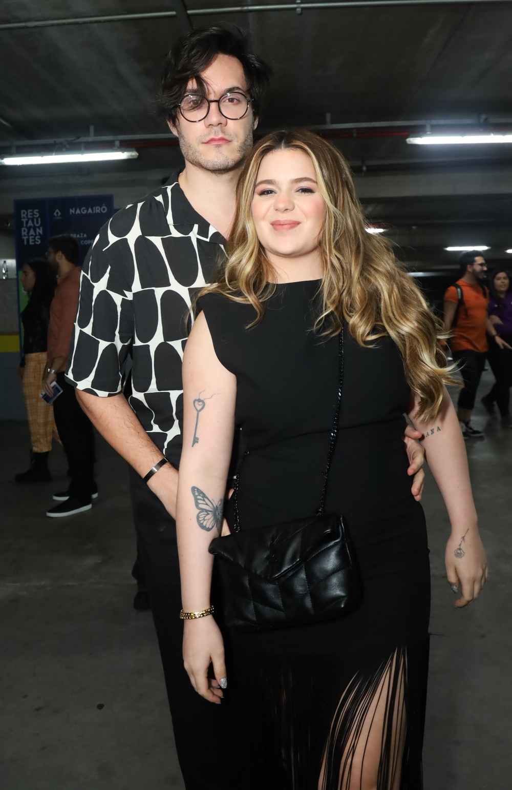 Após críticas sobre aparência, Eliezer joga cabelo no rosto ao posar ...