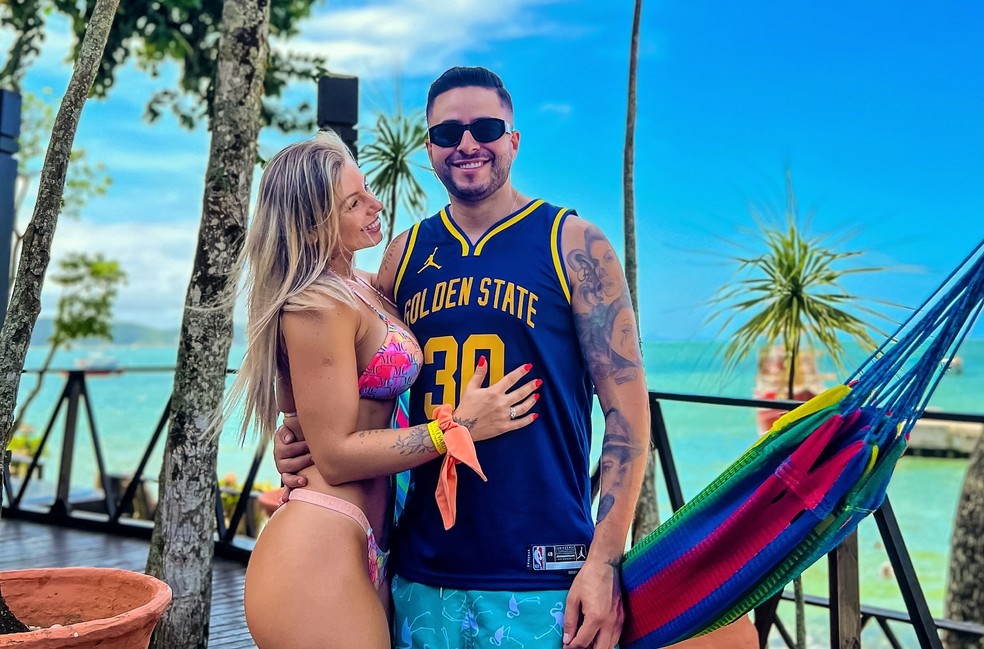 Após nudes vazados, casal fatura alto em plataformas +18: 'Pesadelo se tornou sonho'