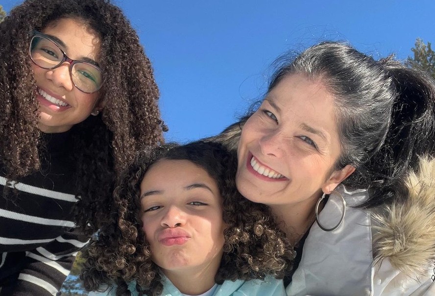 Samara Felippo mostra tatuagem em homenagem às filhas