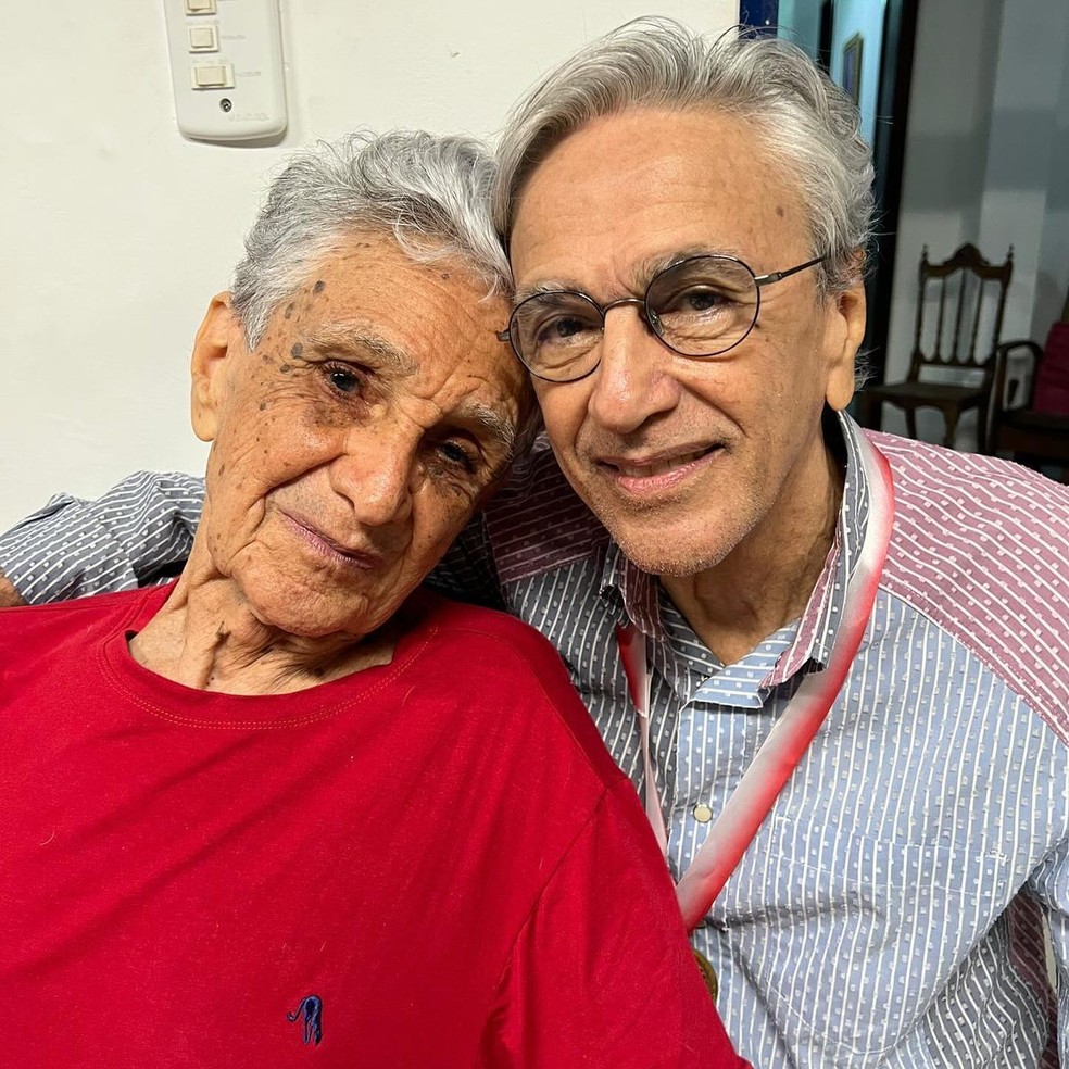 Caetano Veloso celebra os 89 anos do irmão, Rodrigo: 'Devo tudo a ele'