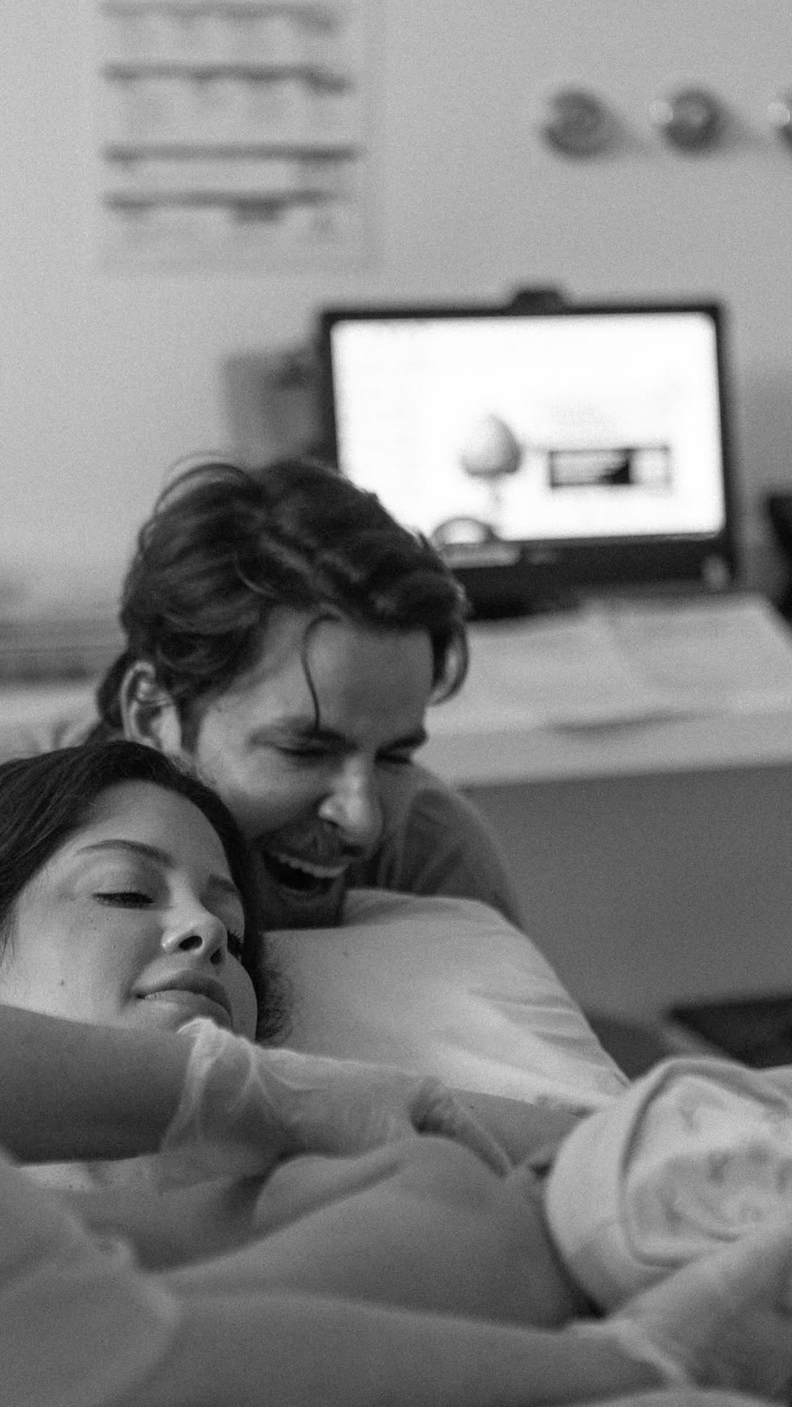 Ex-BBBs celebram nascimento de Alice, filha de Gustavo Marsengo e Laís ...