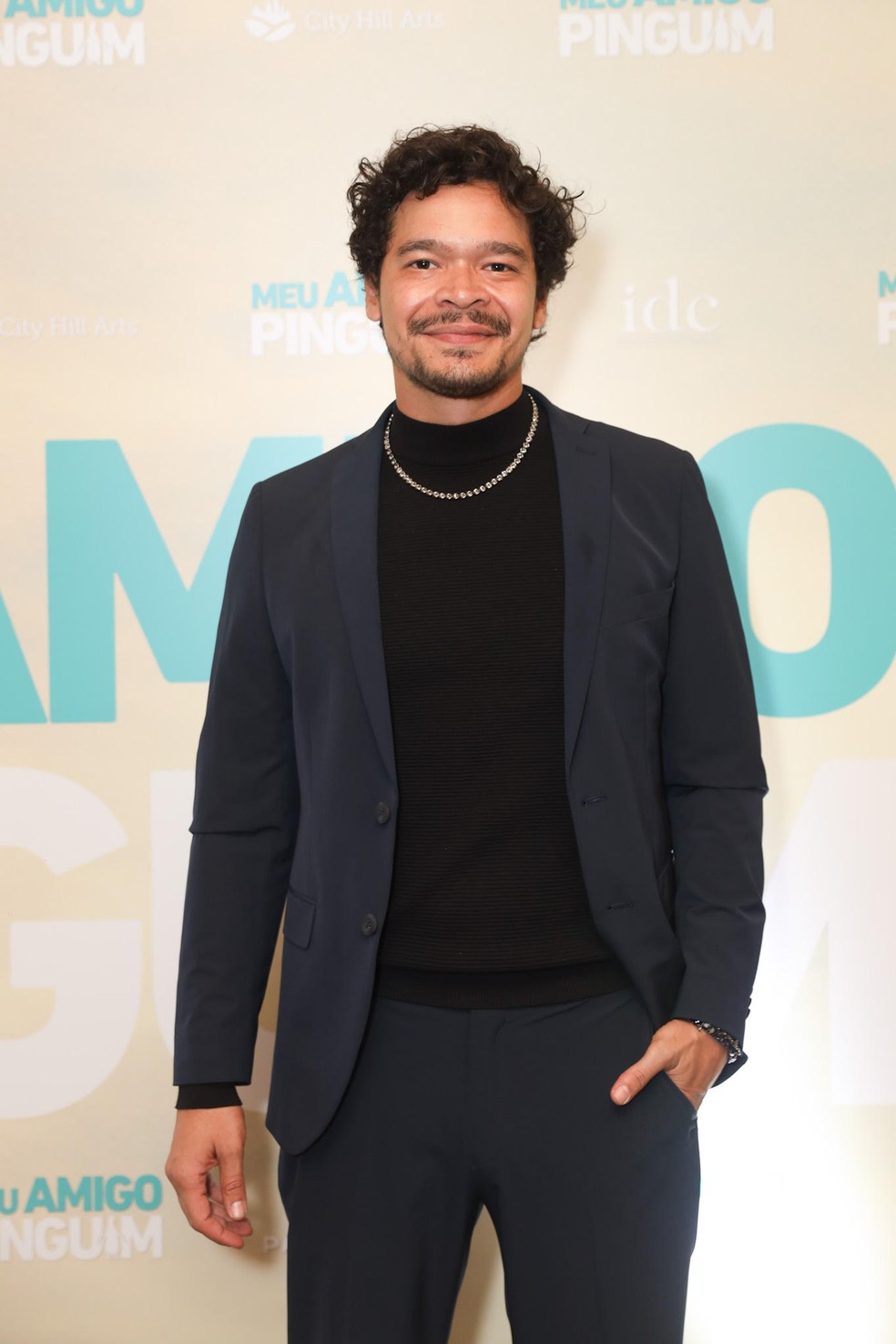 Elenco se reúne para pré-estreia de 'Meu Amigo Pinguim' em São Paulo