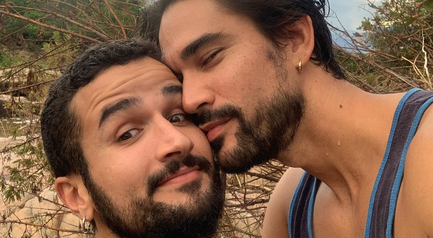 Galã Matteus Cardoso, o Joel Leiteiro de 'Mar do Sertão', se declara ao namorado