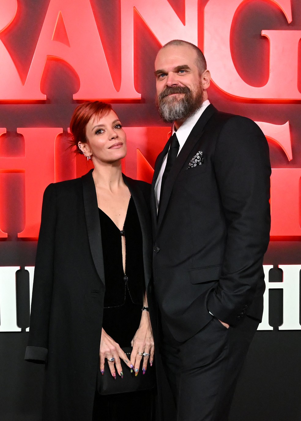 David Harbour faz primeira aparição após fim do casamento com Lily Allen