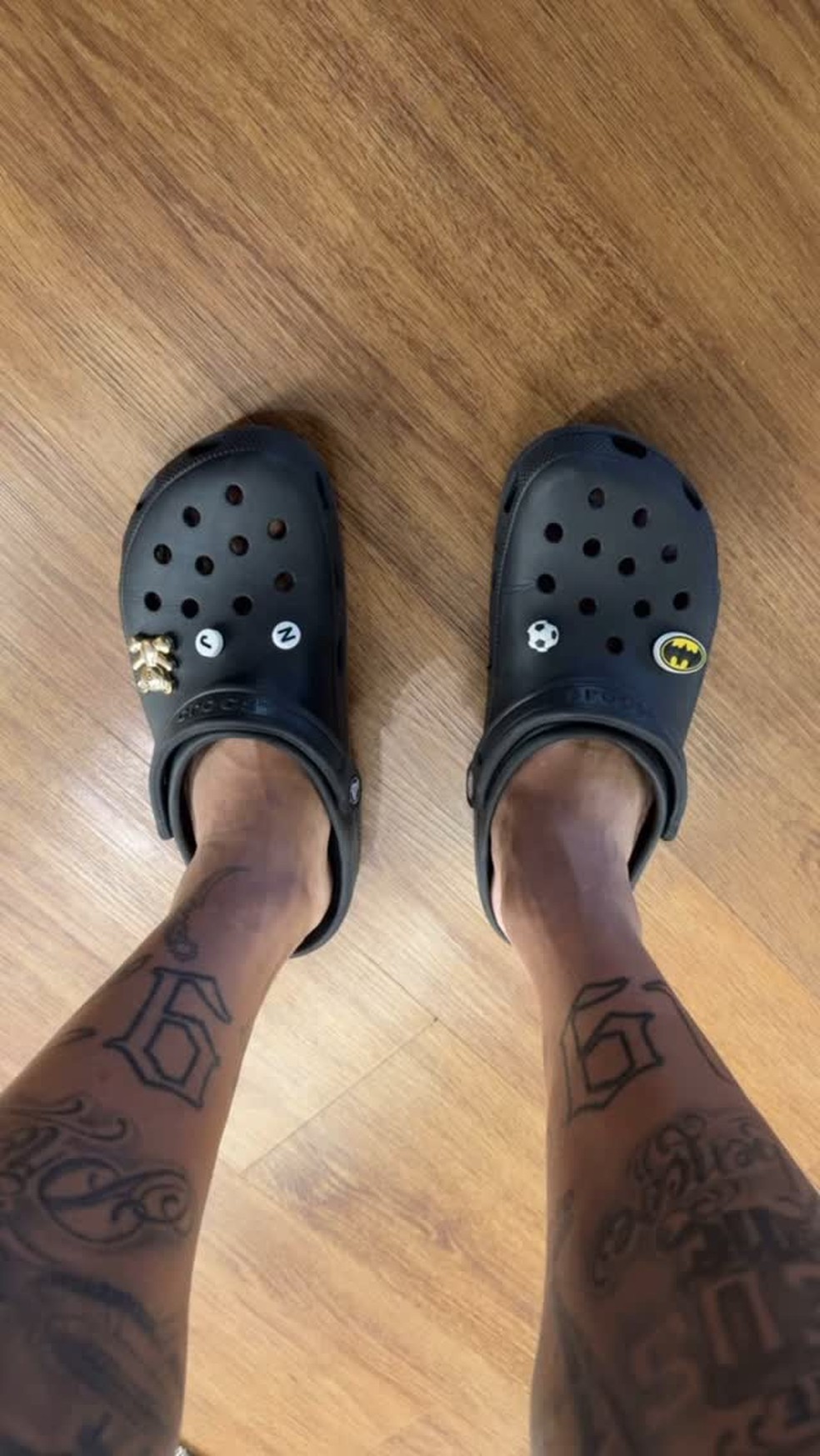 Neymar alfineta Neto após look de Batman com relógio de R$ 1,5 milhão ...