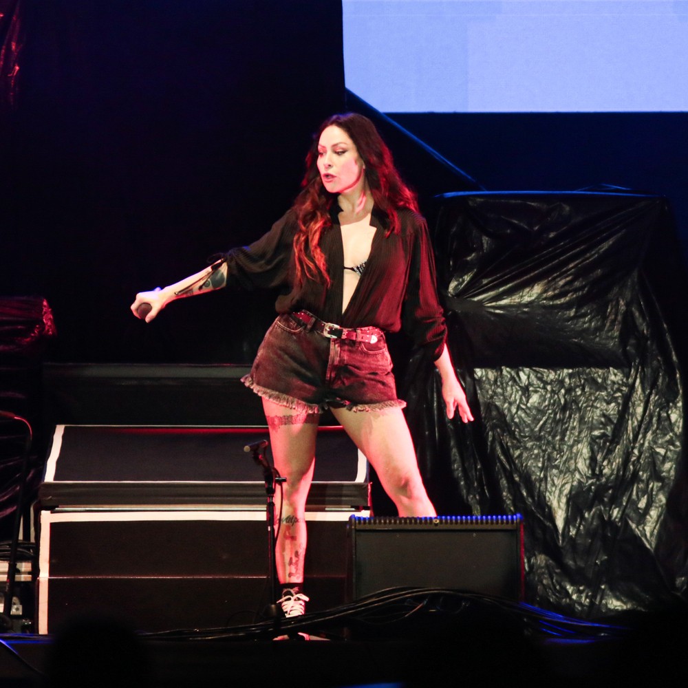 Alanis Morissette faz show único em São Paulo e celebra álbum histórico