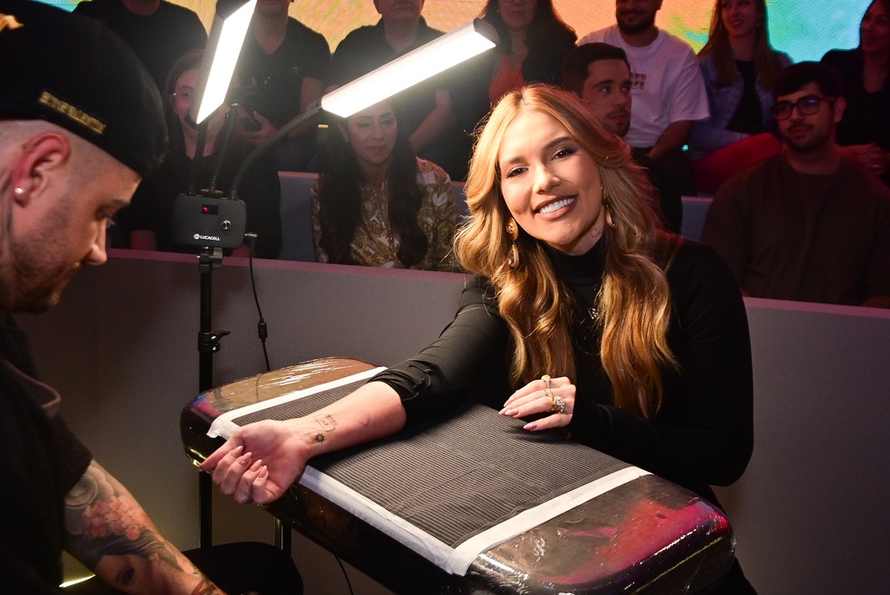 Virginia Fonseca cumpre promessa, faz tatuagem no Teleton e fala de ...