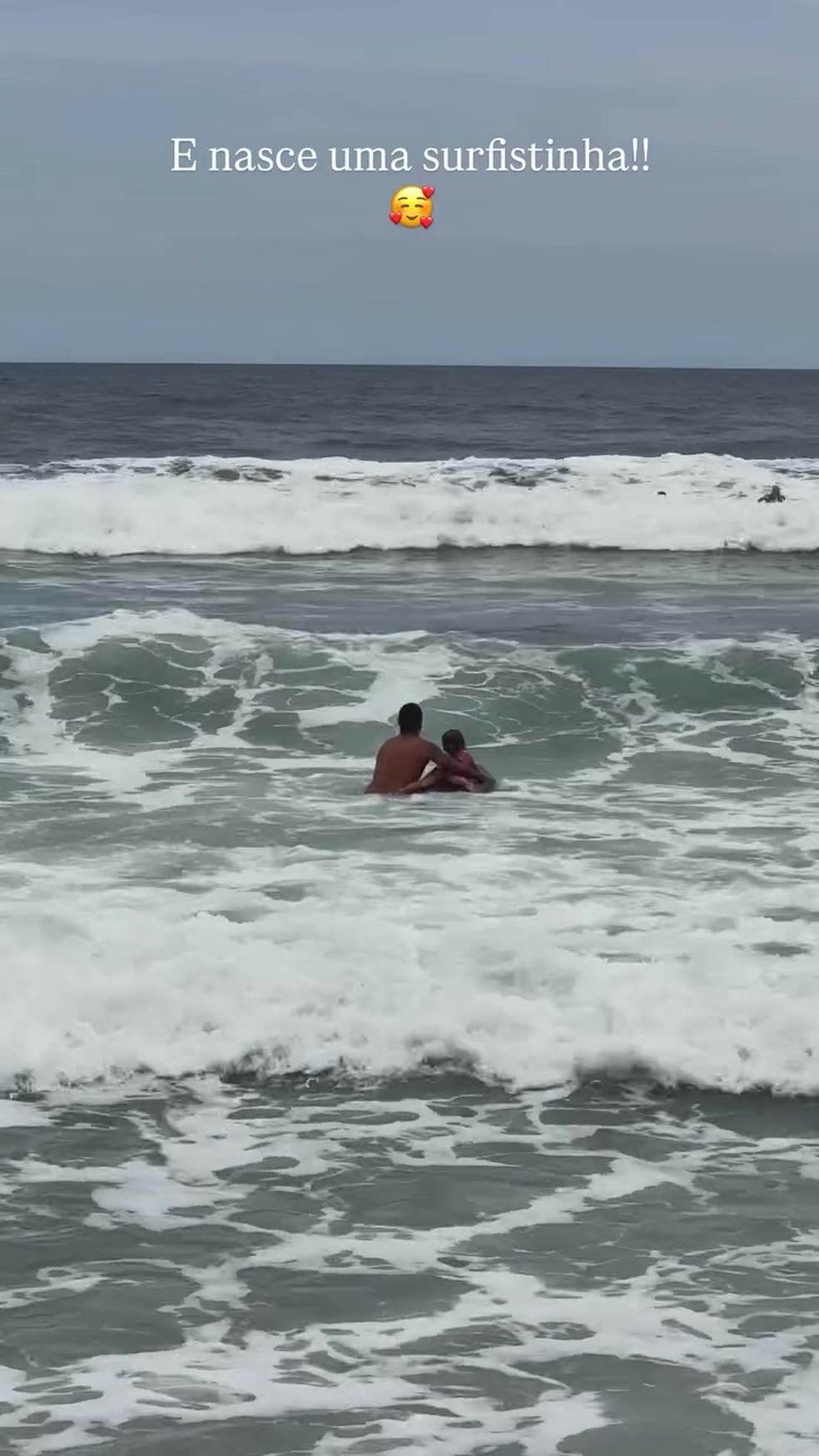 Pedro Scooby pega ondas com filha de 3 anos e comemora: 'Nasce uma ...