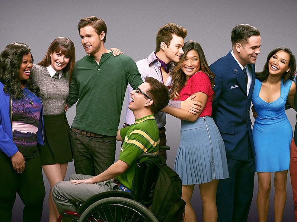 Elenco da série Glee: Amber Riley, Lea Michelle, Chord Overstreet ...