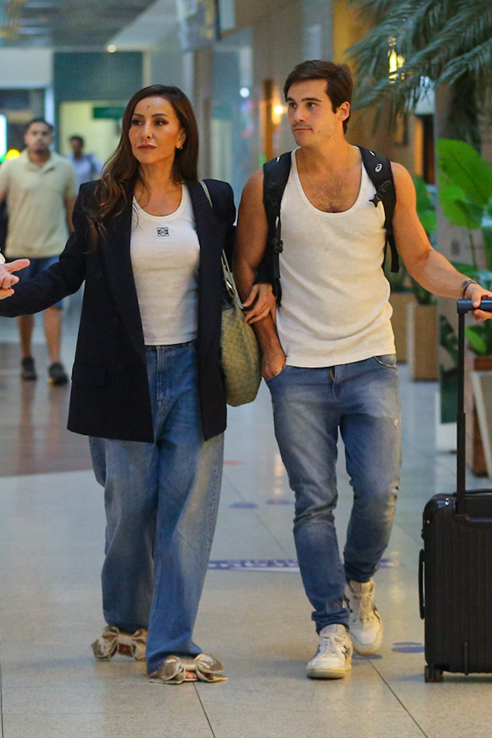 Sabrina Sato combina look de R$ 54 mil com Nicolas Prattes para ...