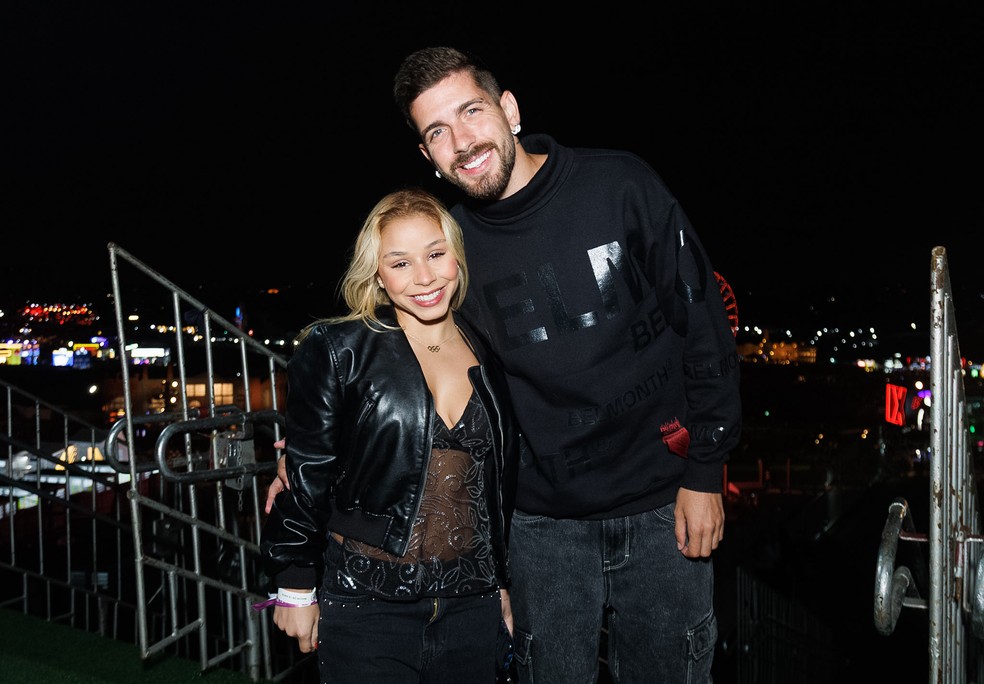 Após boatos de affair de Flavia com Léo Pereira, Tulinho chama atenção ...