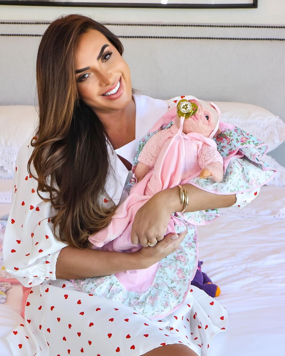 Nicole Bahls mostra suas bonecas realistas: 'Novas bebezinhas'