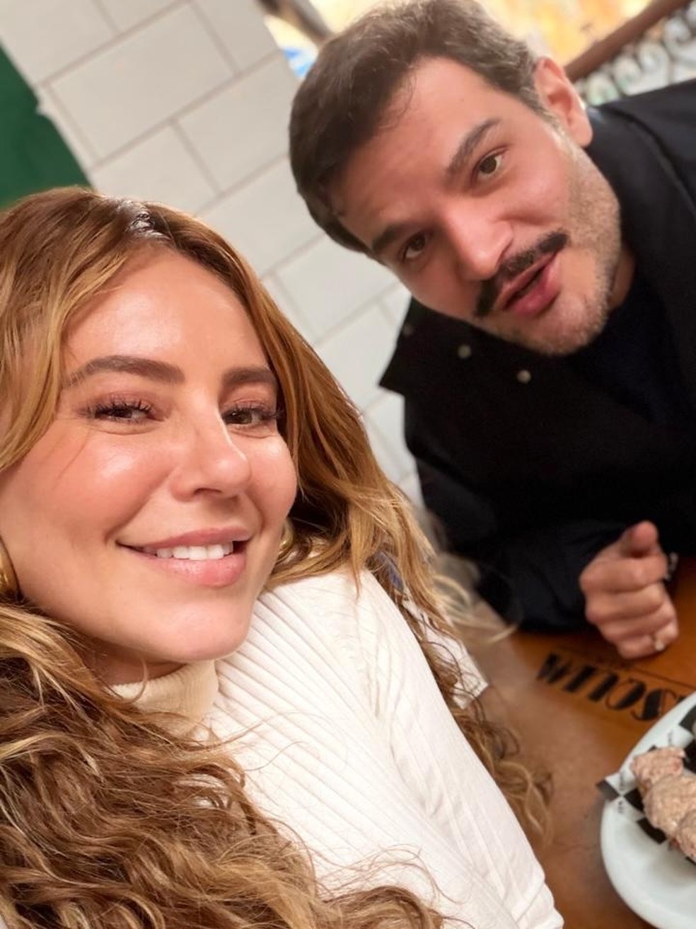 Paolla Oliveira abre álbum de fotos e detalhe chama atenção da web: 'Se ...