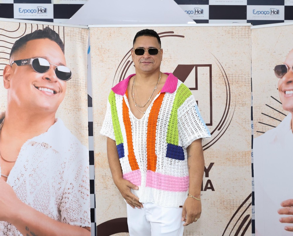 Xanddy posa agarradinho com Carla Perez antes de show no Rio de Janeiro ...