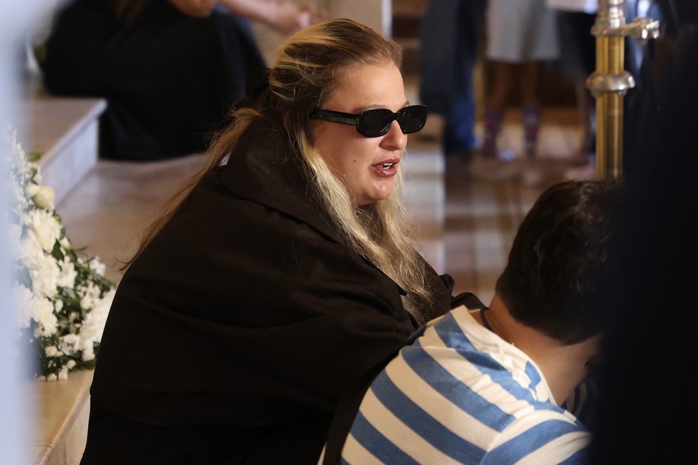 Alice Caymmi se emociona no adeus à tia, Nana Caymmi, e ganha o carinho ...