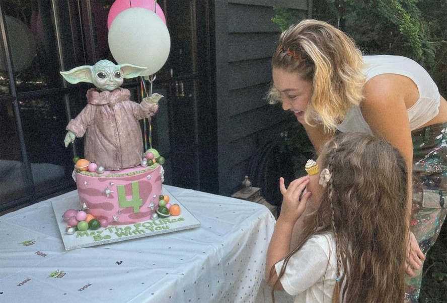 Gigi Hadid revela nome completo da filha ao comemorar aniversário com ...