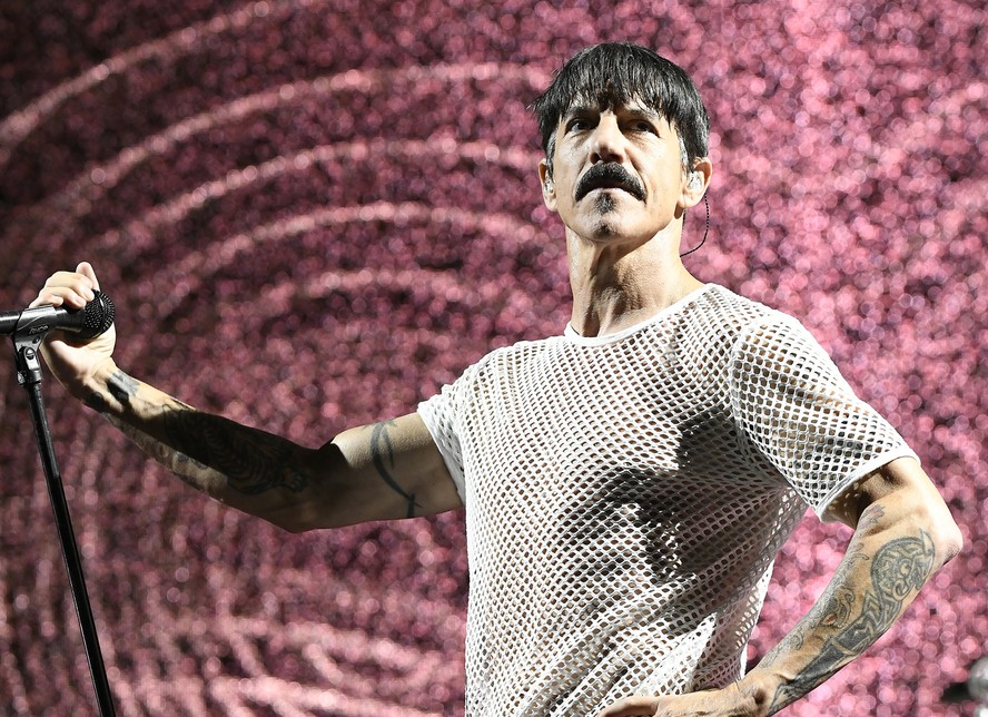 Anthony Kiedis, do Red Hot Chili Peppers, troca vegetarianismo por ...