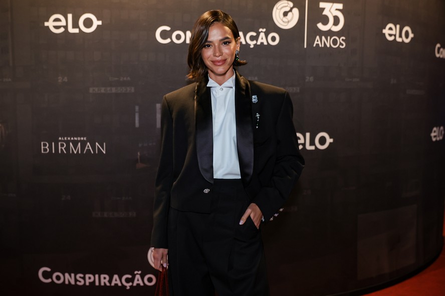 Bruna Marquezine retorna ao Brasil após o Oscar para celebrar festa do ...