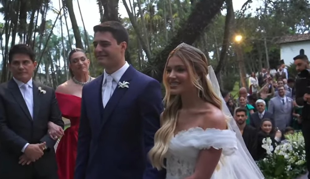 Júlia Vieira e Luigi César se casam em cerimônia religiosa transmitida ...