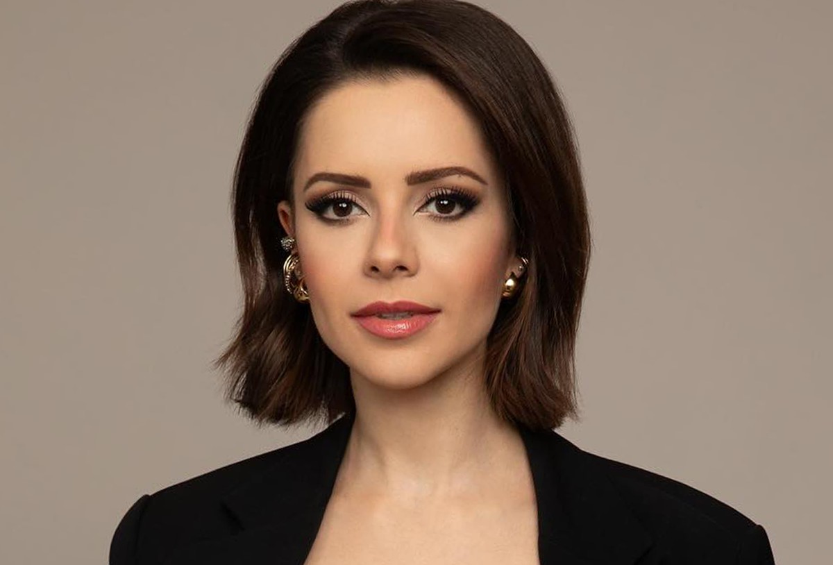 Sandy posa decotada e ganha elogio de ex, Lucas Lima: 'Tentando achar o ...