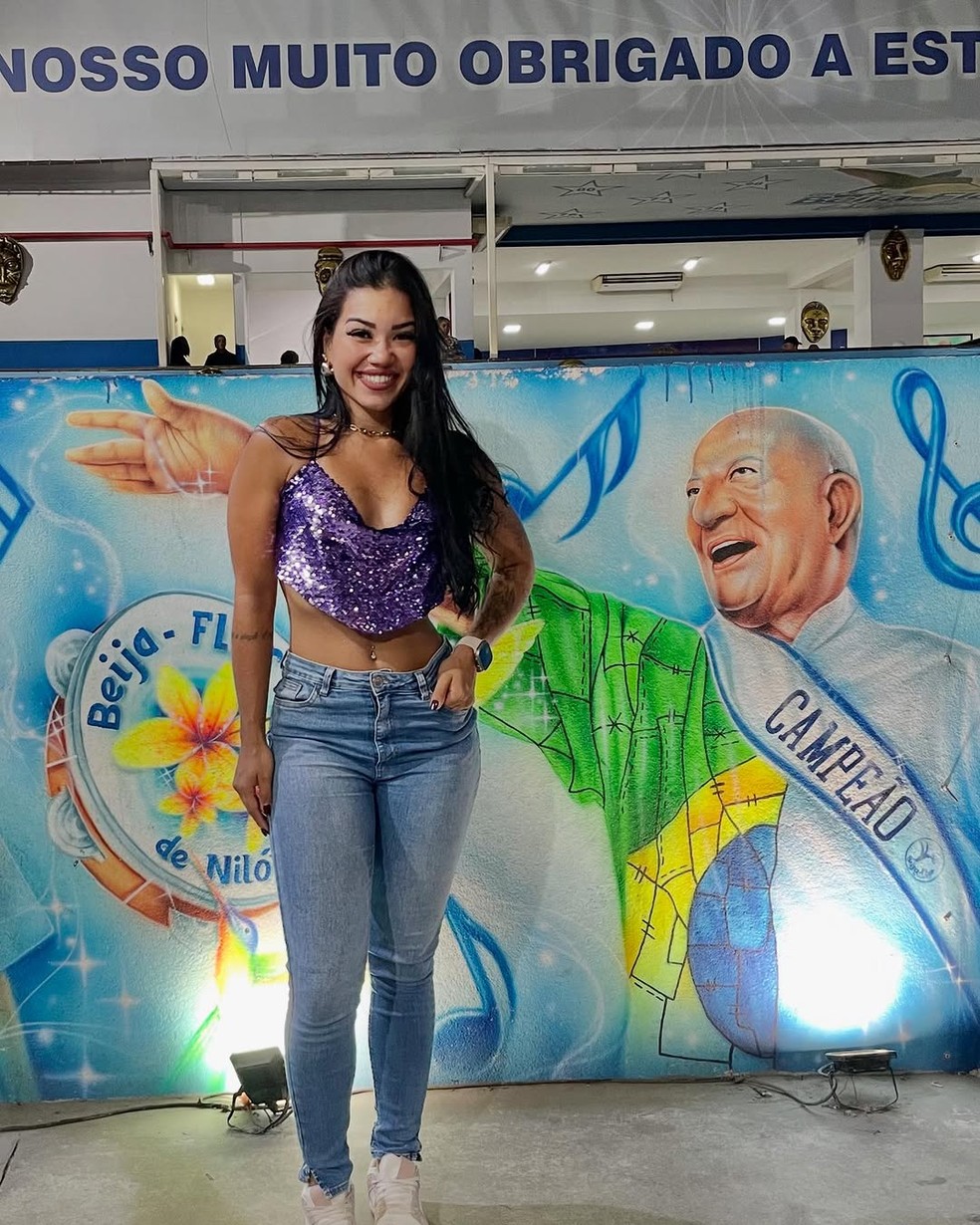 Ritmista da Beija-Flor chama atenção por beleza: 'Nunca sonhei em ser ...