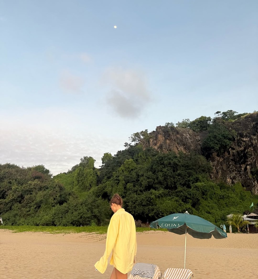 Sasha Meneghel posta de biquíni em viagem a Noronha com João Lucas; veja