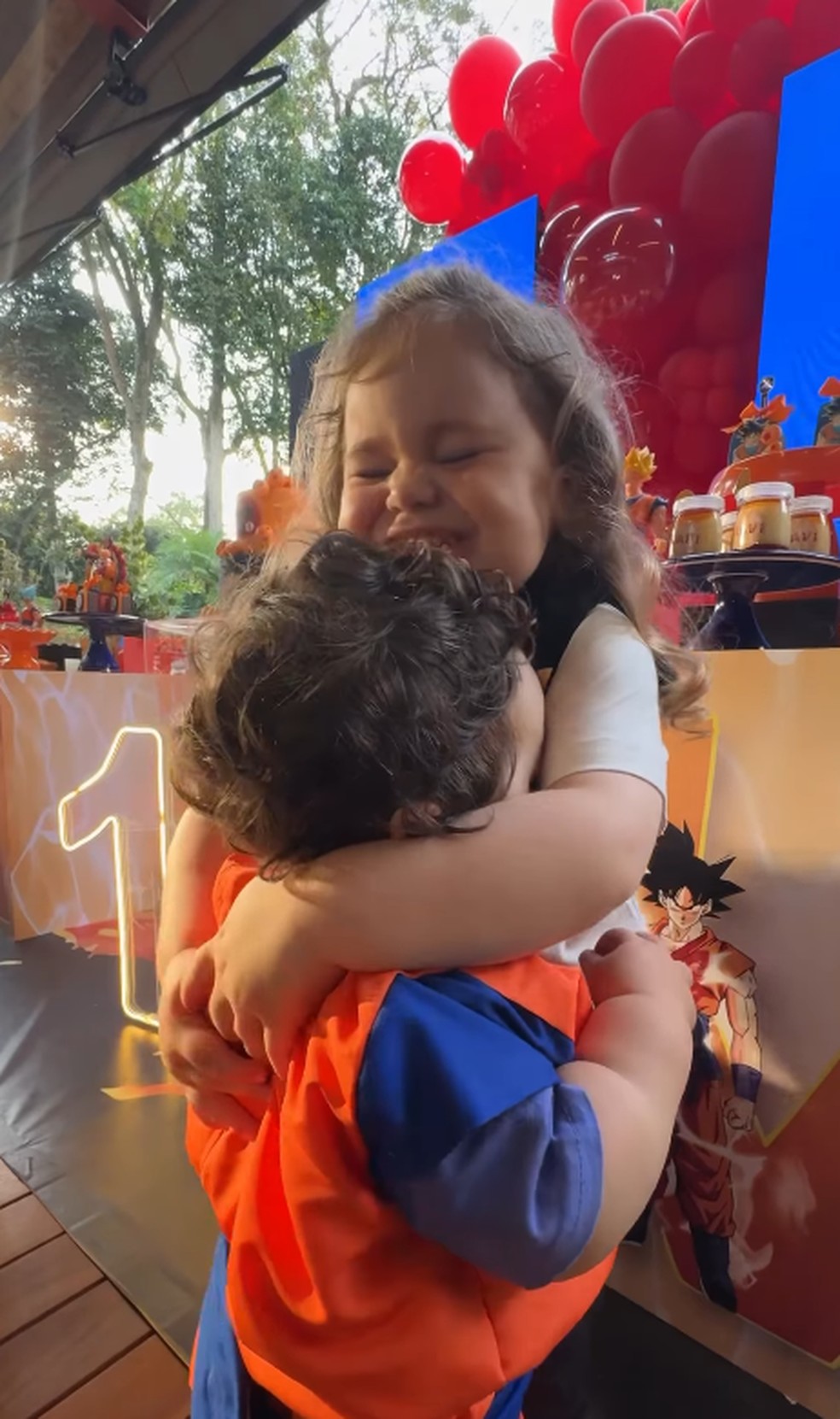 Viih Tube e Eliezer celebram 11 meses do filho Ravi; fotos