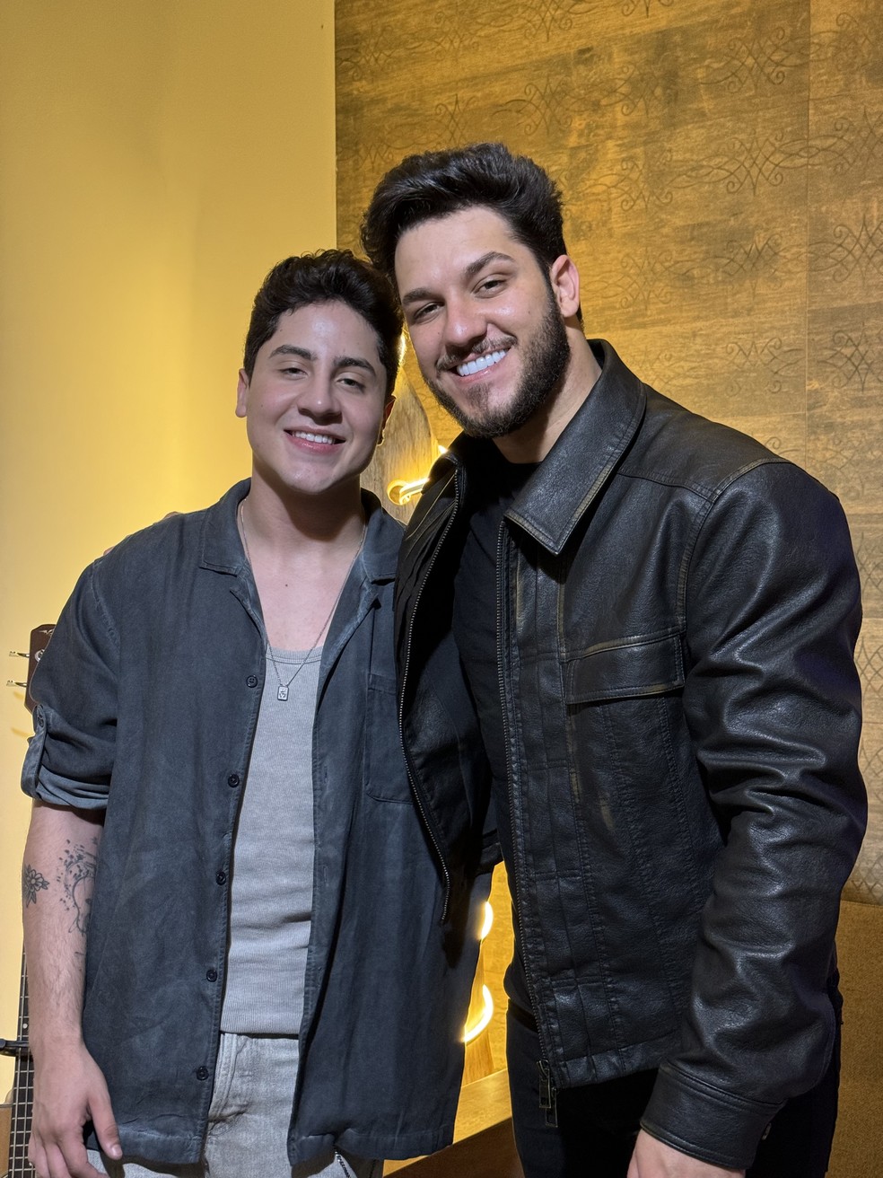 Campeão do 'Estrela da Casa', Lucca recebe Hugo Henrique em casa e ...