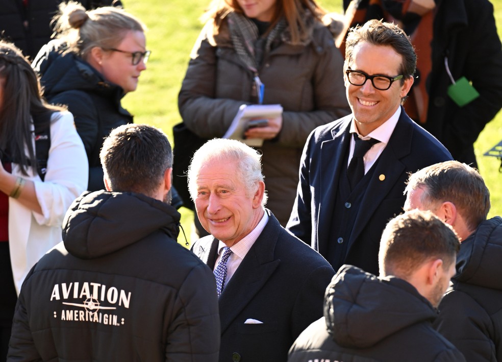Ryan Reynolds é clicado sorridente em encontro com rei Charles III e ...