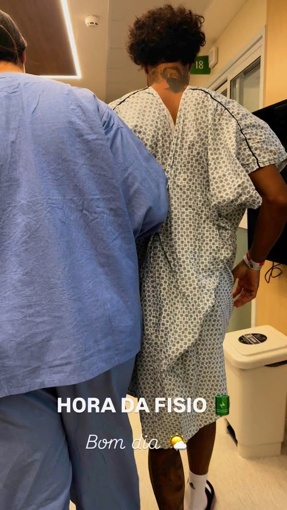 Após acidente, MC Livinho permanece em UTI com sinais de sangramento no ...